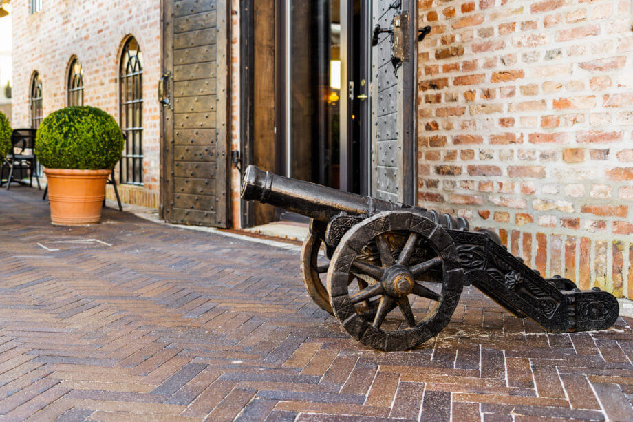 VARDE GARTEN & Von Lügenhals - kro, hotel, kunst & musik